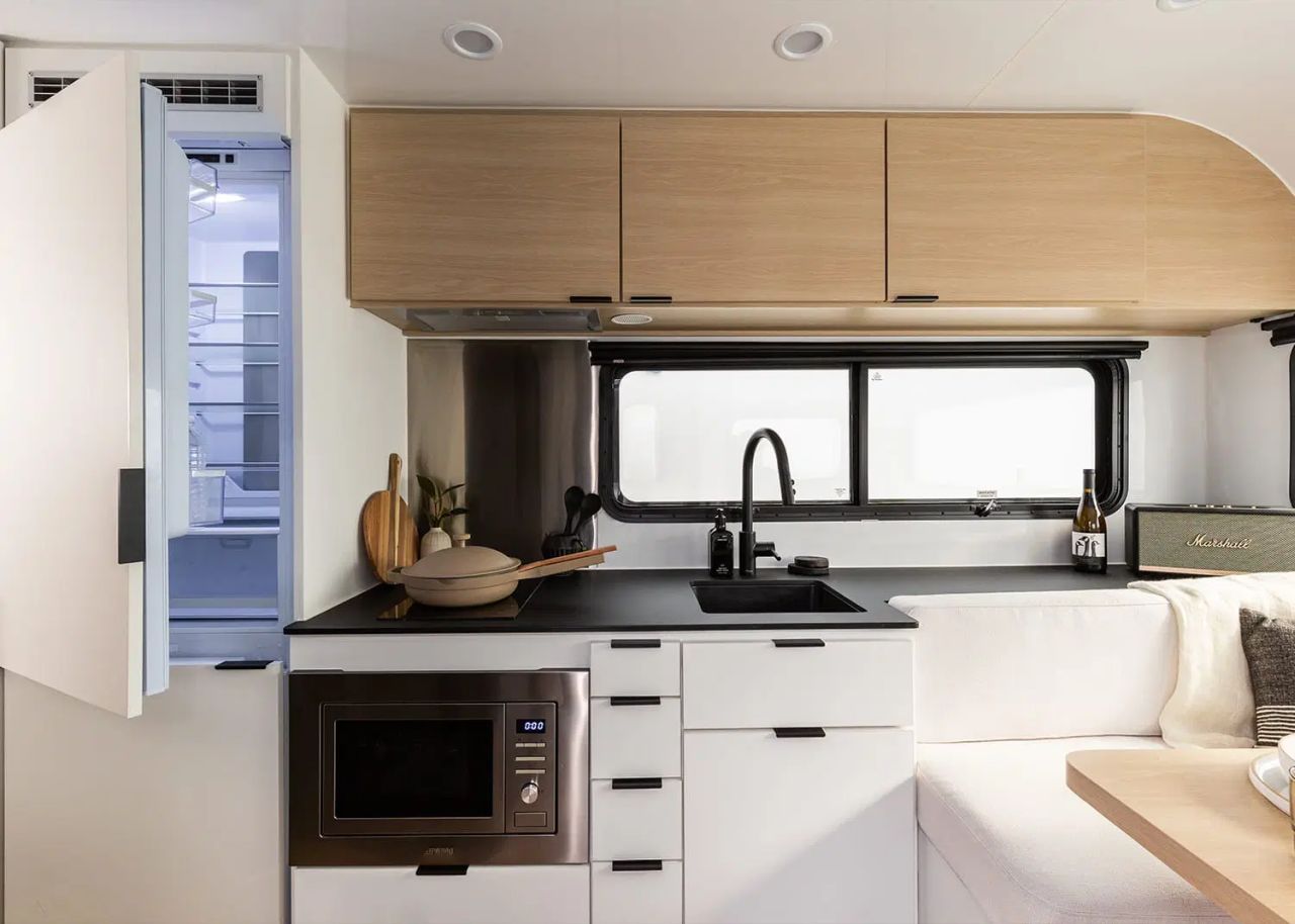 Aero Build Coast: Most Capable Off-Grid 'Smart Home on Wheels'