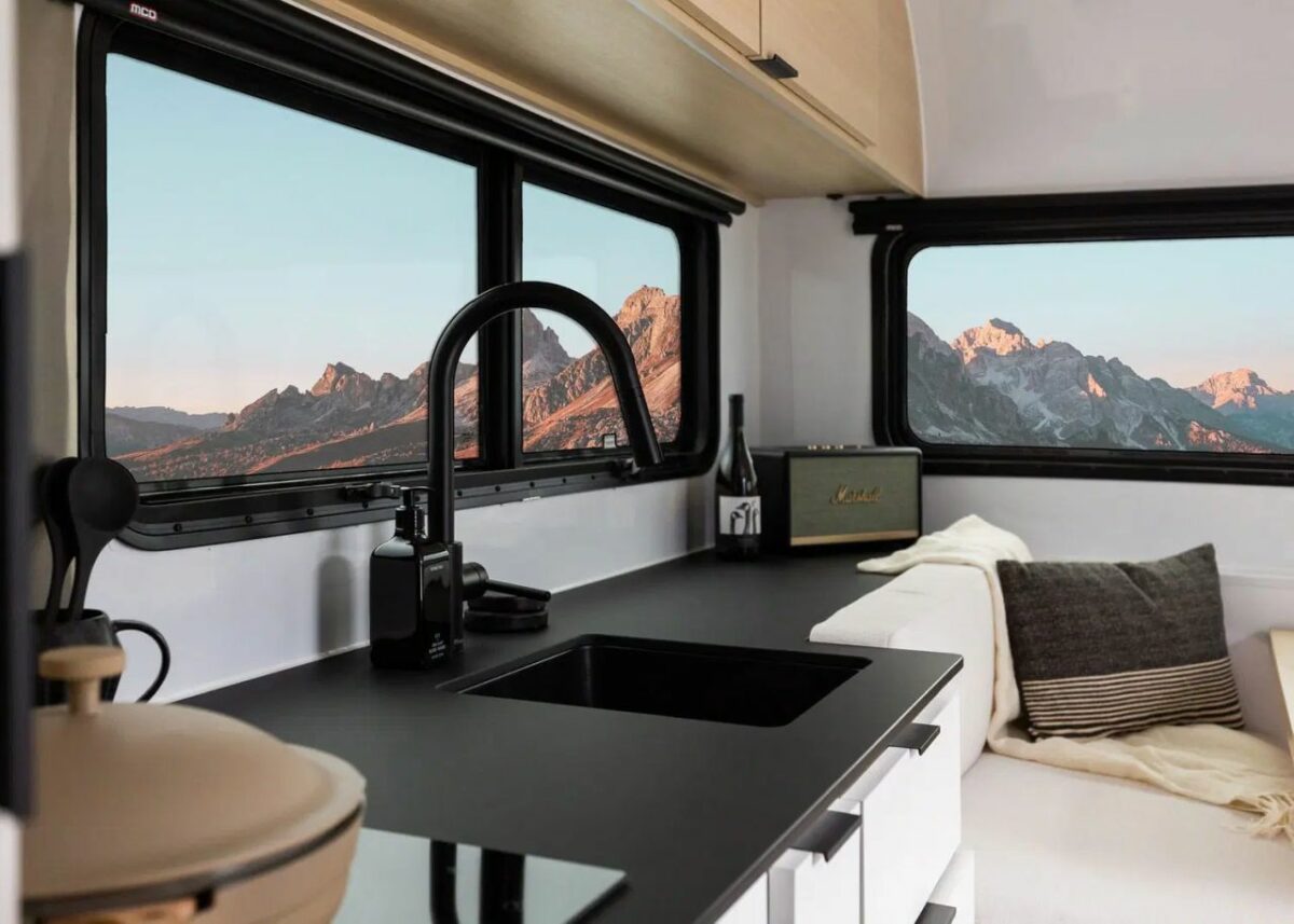 Aero Build Coast: Most Capable Off-Grid 'Smart Home on Wheels'