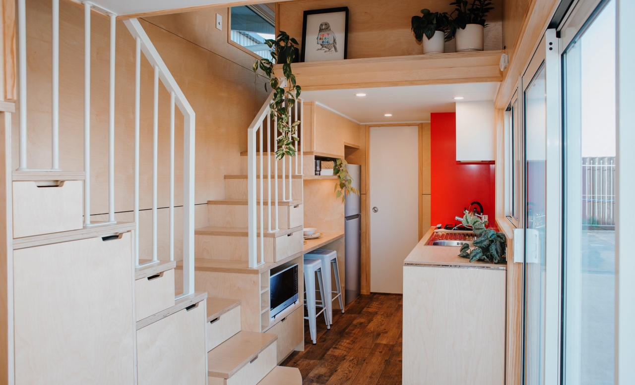 Babbalucci Tiny House is a Two-Loft Dwelling With Split Staircase
