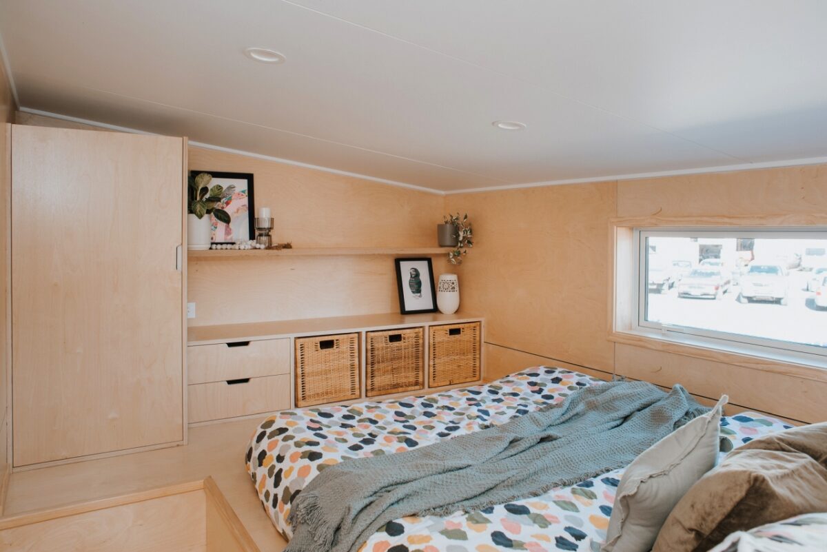 Babbalucci Tiny House is a Two-Loft Dwelling With Split Staircase