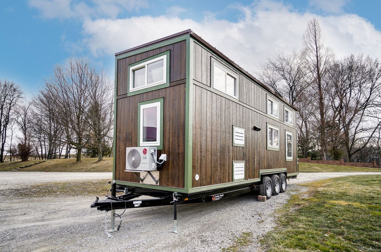 Bison House Features Twin Lofts Adjoined by Elevated Catwalk