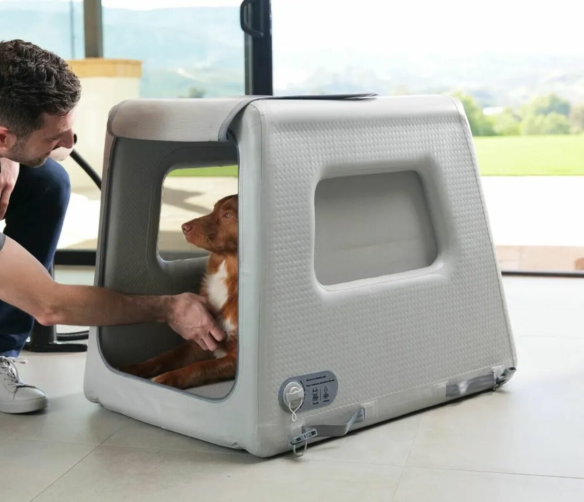 Enventur Inflatable Travel Dog Kennel Keeps Your Pup Cozy, Calm