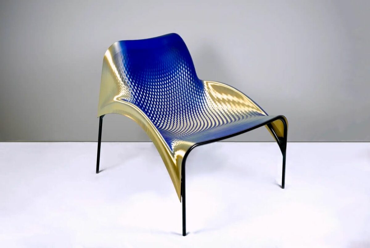 Sekisai 3D-Printed Chair Changes Color to Viewing Angle