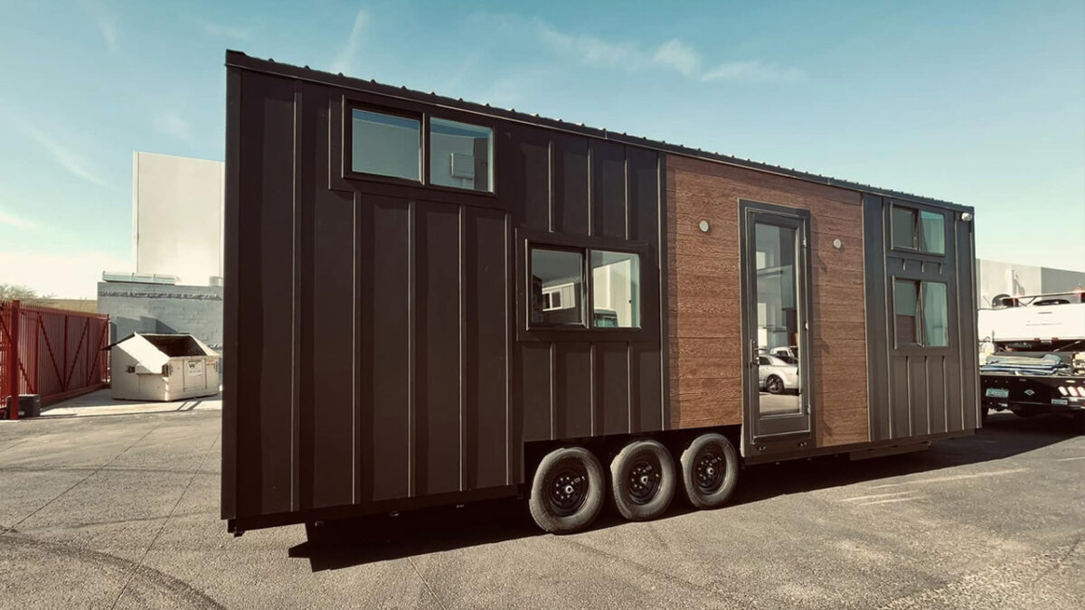 The Estate Tiny House With Three Bedrooms Sleeps Half a Dozen