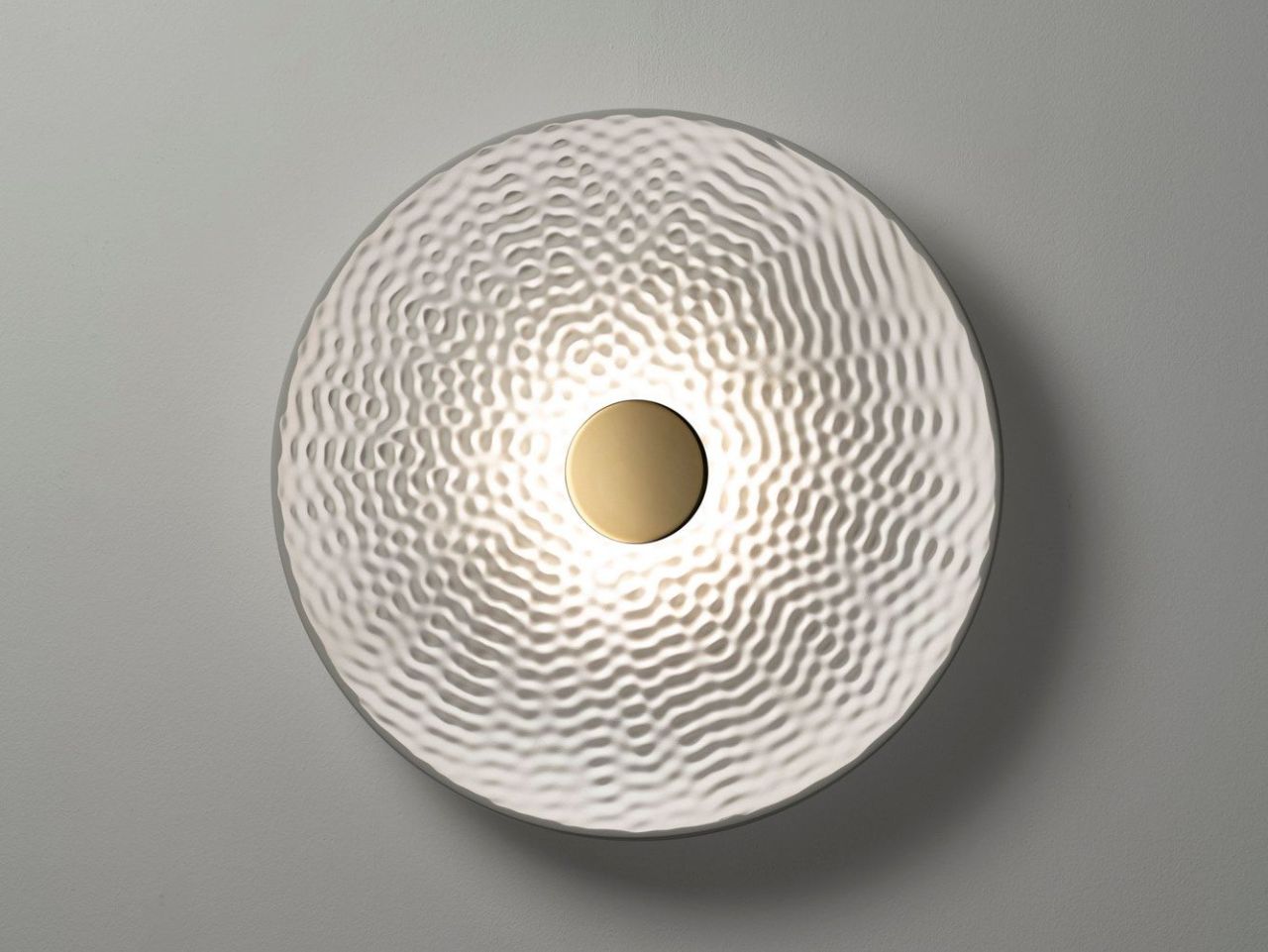 Pulse Lamp Collection Mimics Hypnotic Water Ripples in Plaster