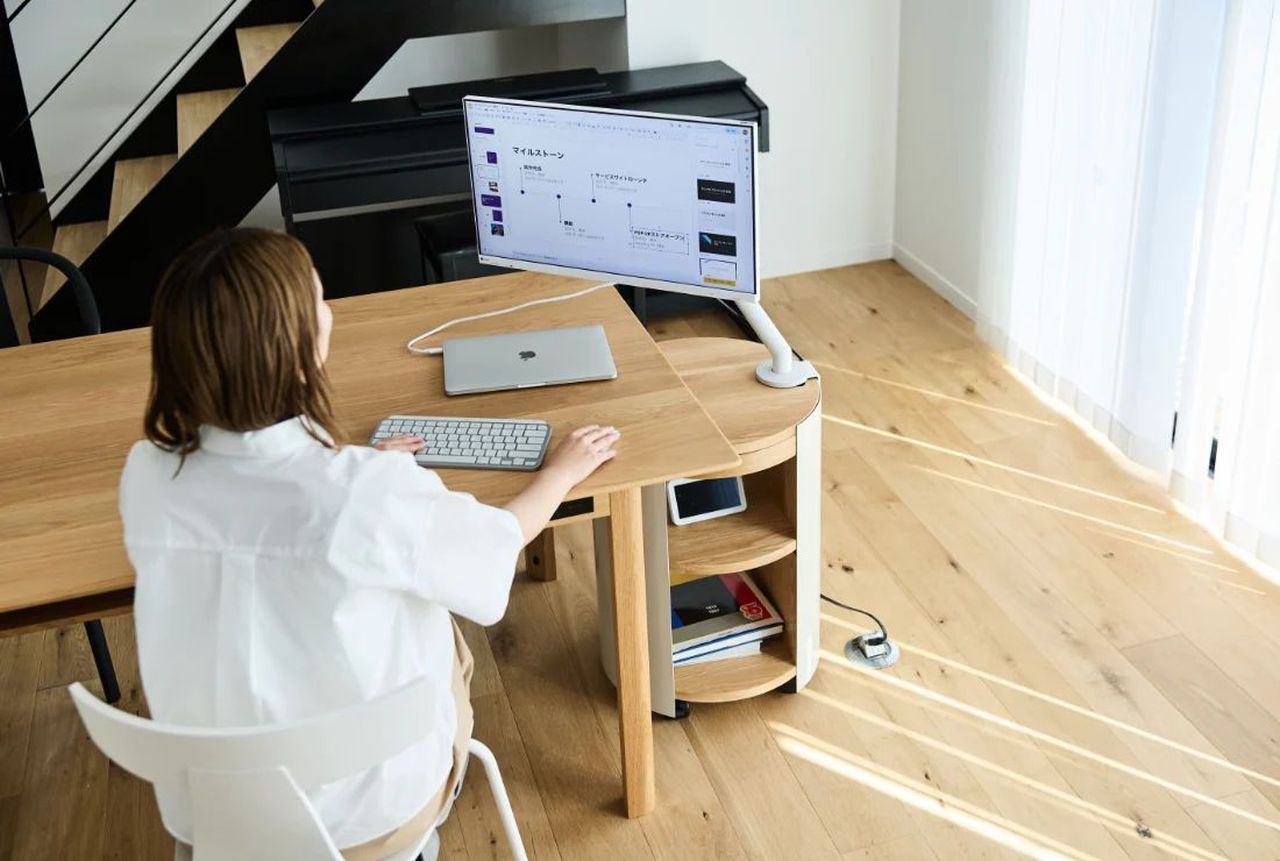 WAAKwagon COLUMN Turns Your Dining Table into Work Desk