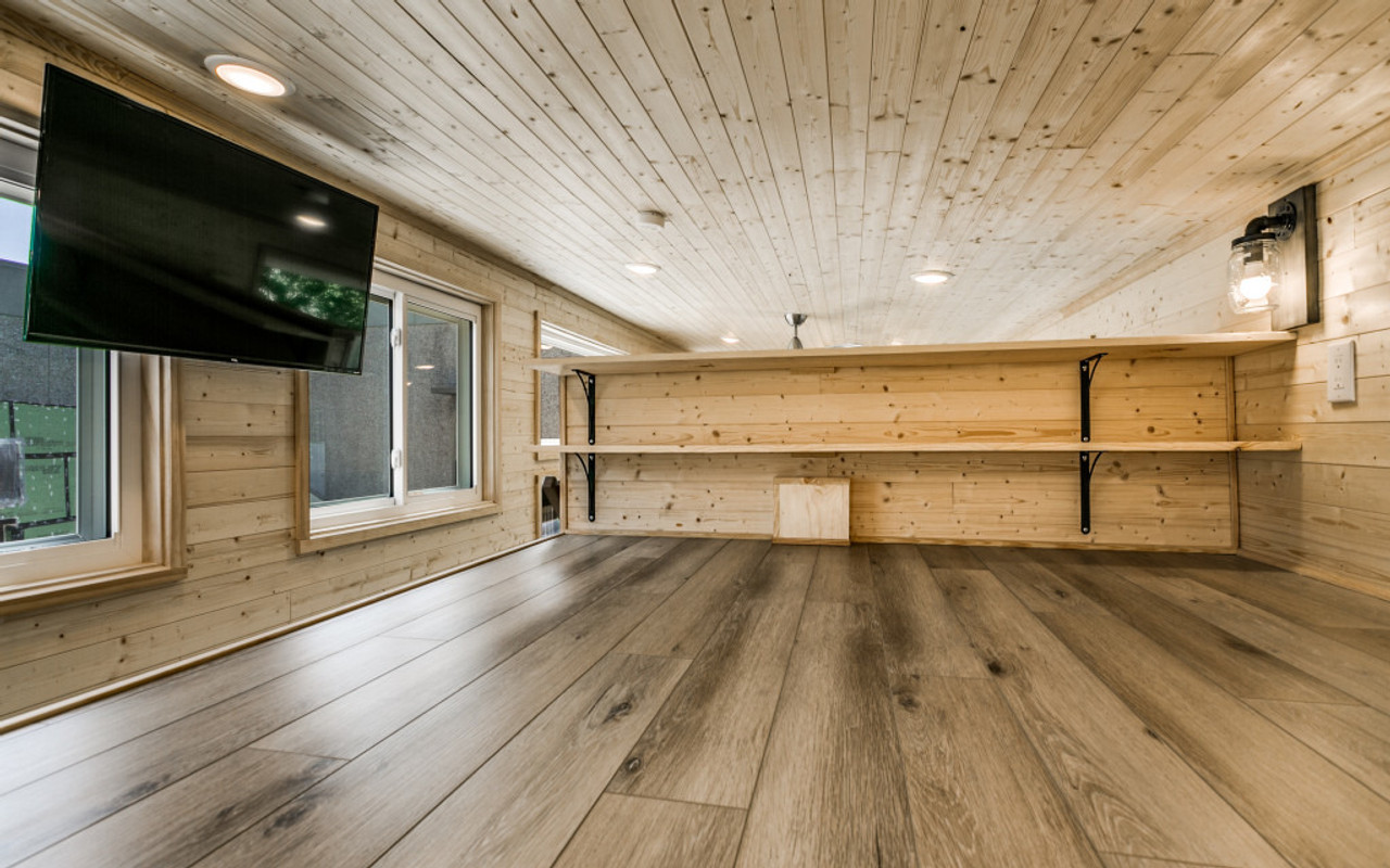 Chuy’s House Homesteader Deluxe has Separate Loft bedrooms