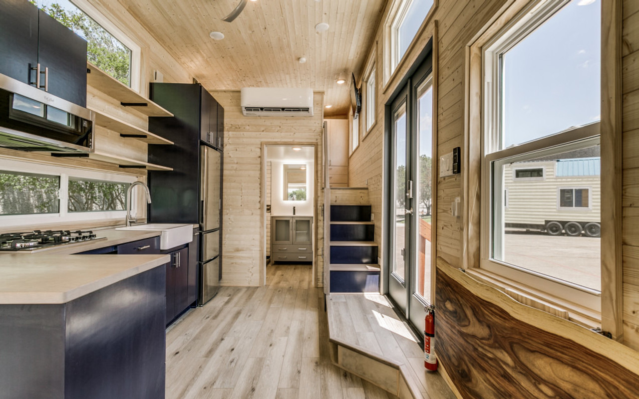 Chuy’s House Homesteader Deluxe has Separate Loft bedrooms