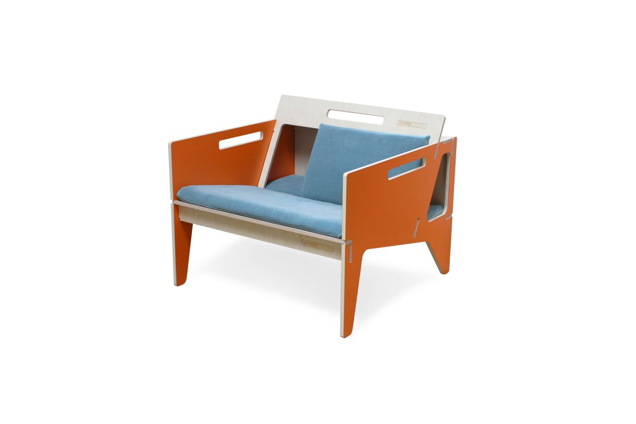 Nomad Juno Chair Hides Your Dog Behind Your Back