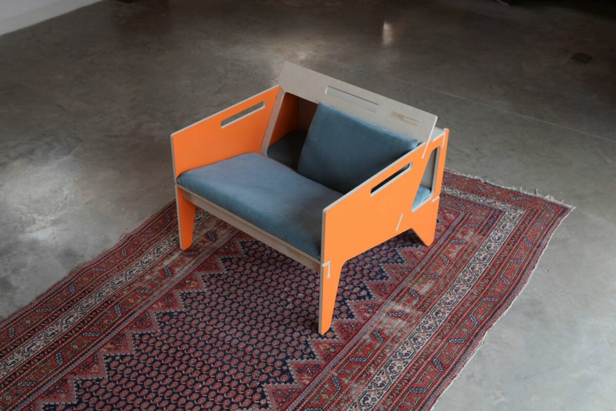 Nomad Juno Chair Hides Your Dog Behind Your Back