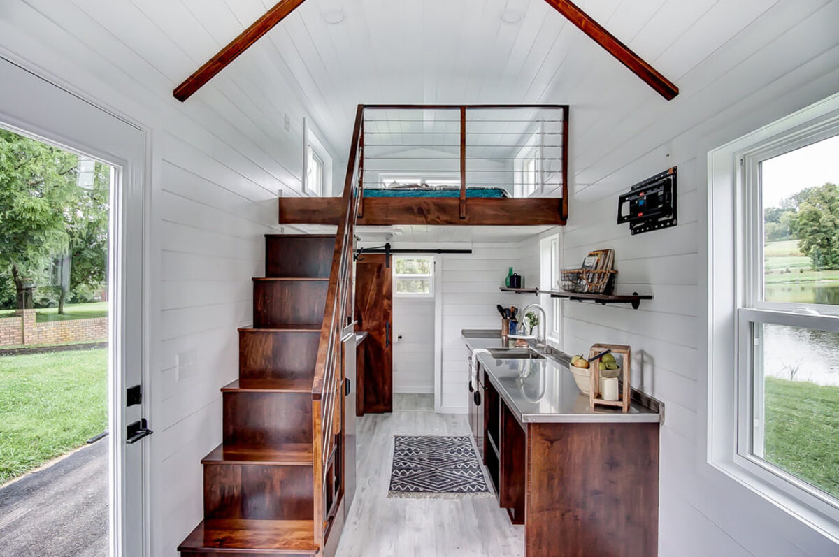 MTL Rodanthe Tiny House is Tastefully Done Retreat for a Family