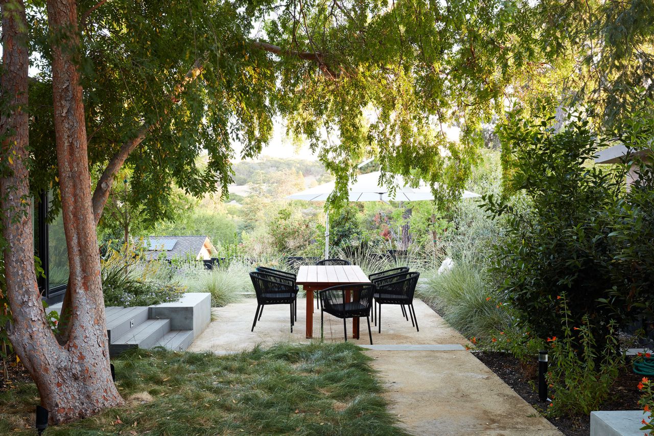 11 Backyard Cooling Ideas to Stay Comfortable in Summer