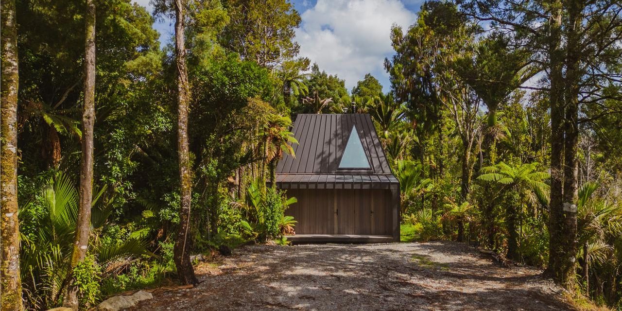 BIV Punakaiki Cabin in the Woods is an Architectural Gem