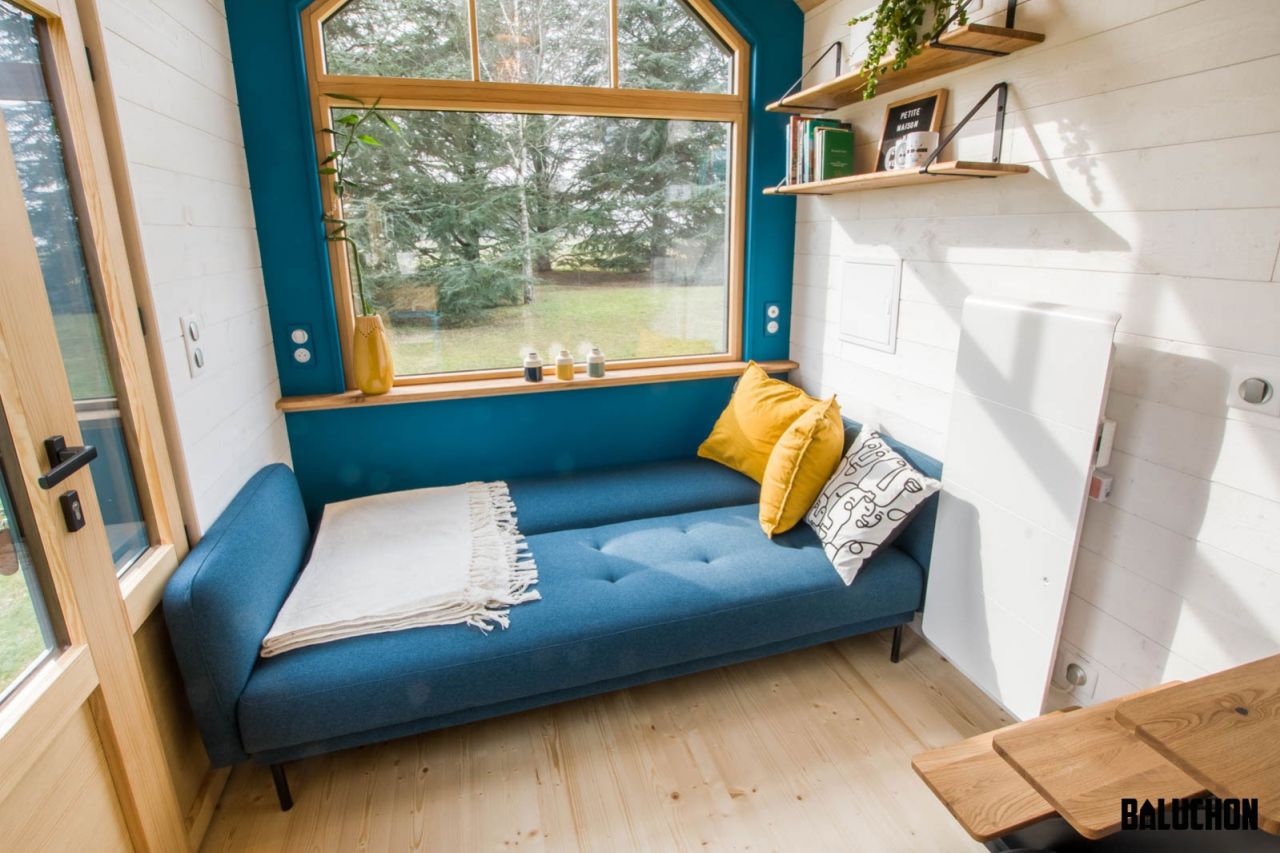 Chicorée Tiny House Sleeps Five in Its Exquisite Interior