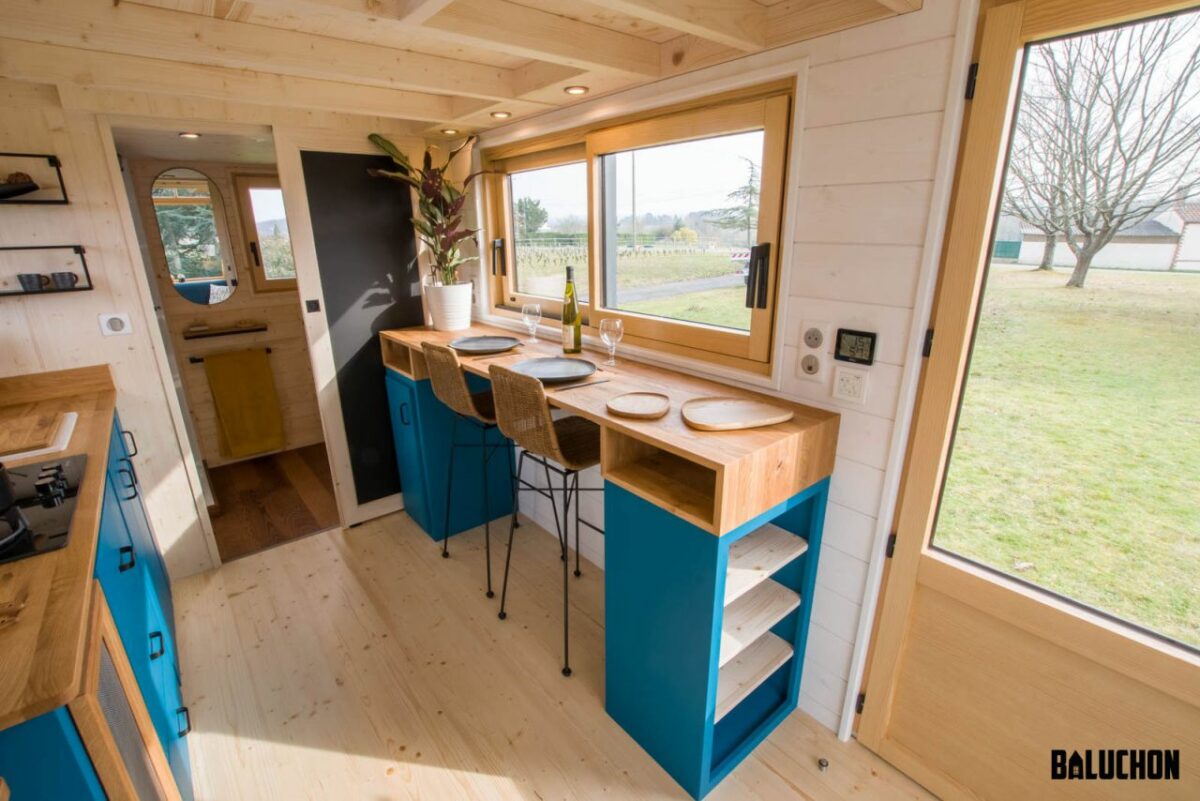 Chicorée Tiny House Sleeps Five in Its Exquisite Interior