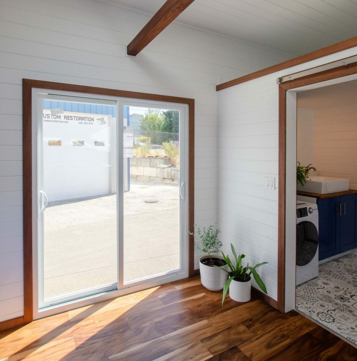 Cat-Friendly Northern Flicker Tiny House Boasts a Bay Window