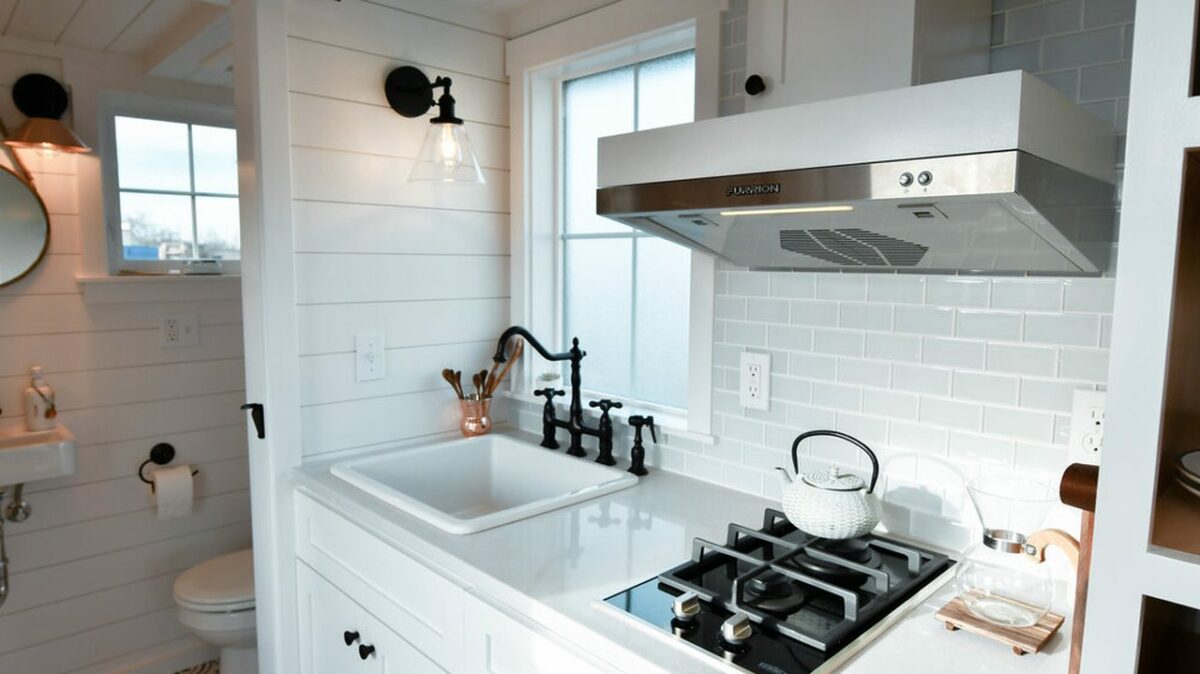 Villa Mini Tiny House Expands Living Space With Stunning Porch