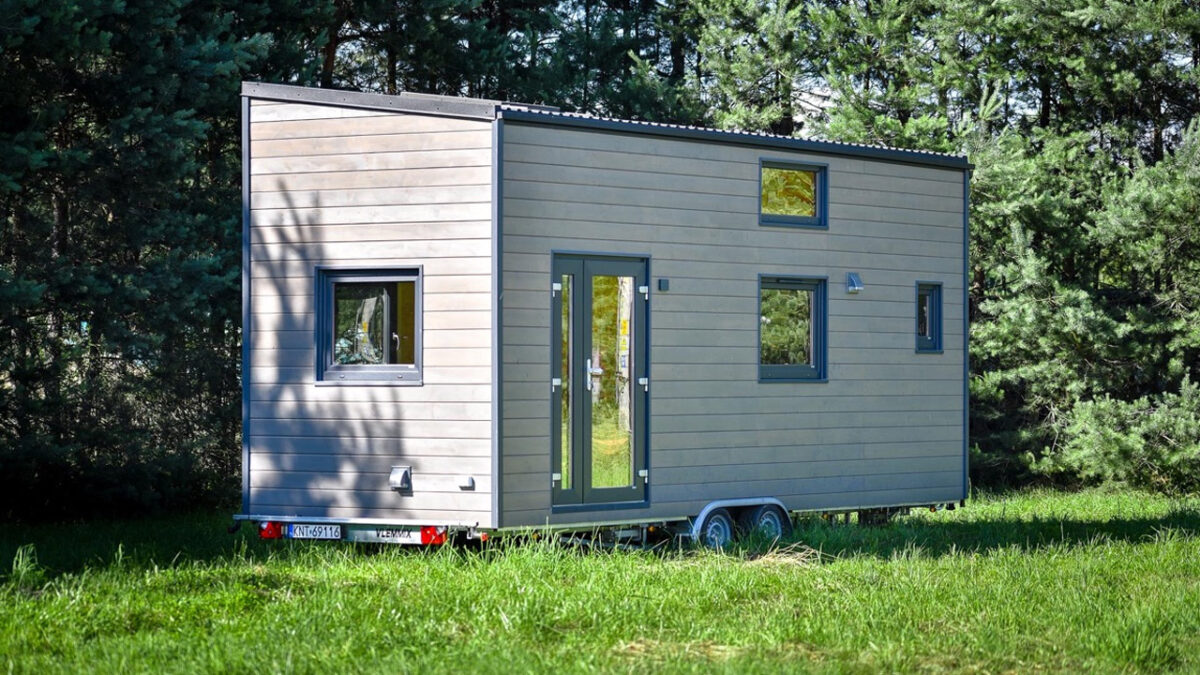 Tiny House With 2 Sleeping Lofts to Sleep 6 is Vagabond’s Haven