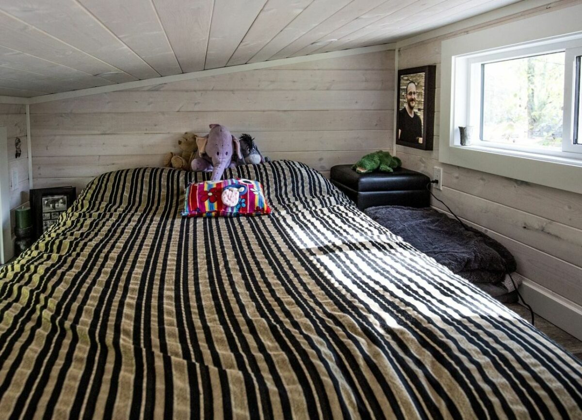 Simply Heaven Tiny House Features Two-Level Bedroom Layout