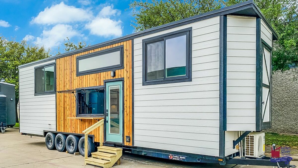 Three-Bedroom Tia Tiny House is Perfect for a Family of Eight