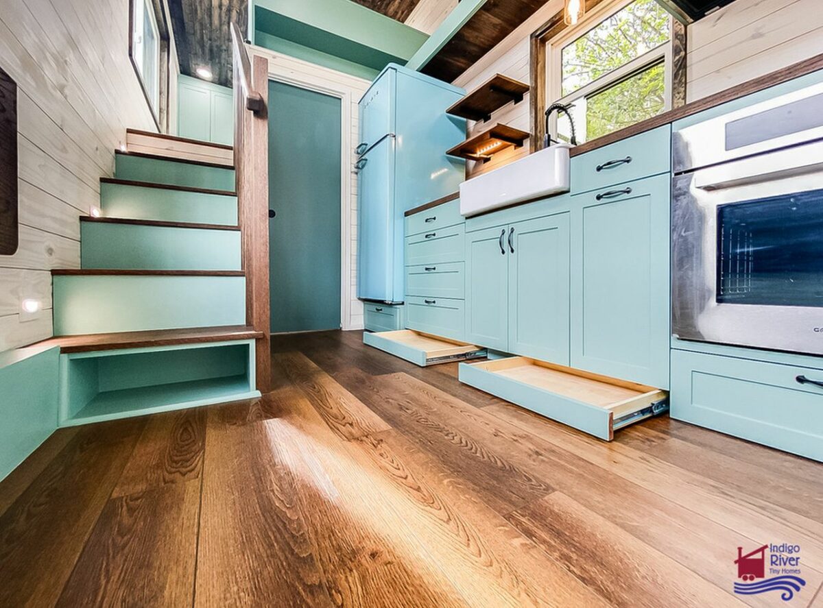 Three-Bedroom Tia Tiny House is Perfect for a Family of Eight
