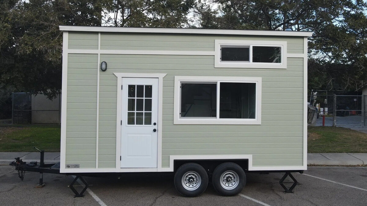 Bay Cottage Tiny House Offers Luxe Amenities in a Petite Package