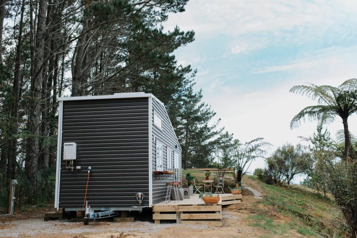 Cherry Picker Tiny House With Large Loft Feels Open & Spacious