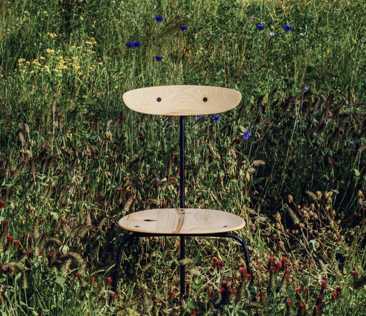 Daisee Chair is Three-Legged Sustainable Seat With Perfect Patina