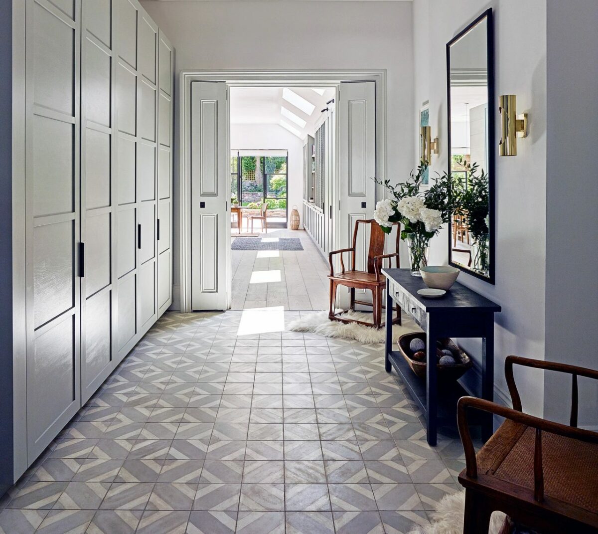 8 Ideas for Stunning Entryway to set the Tone of the House