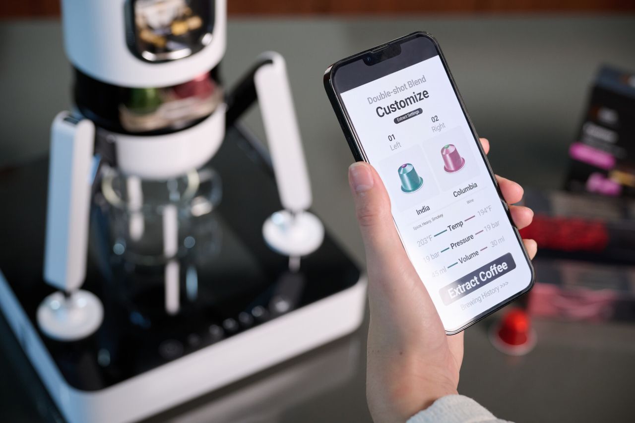 LG Coffee Machine Extracts Two Coffee Capsules Simultaneously