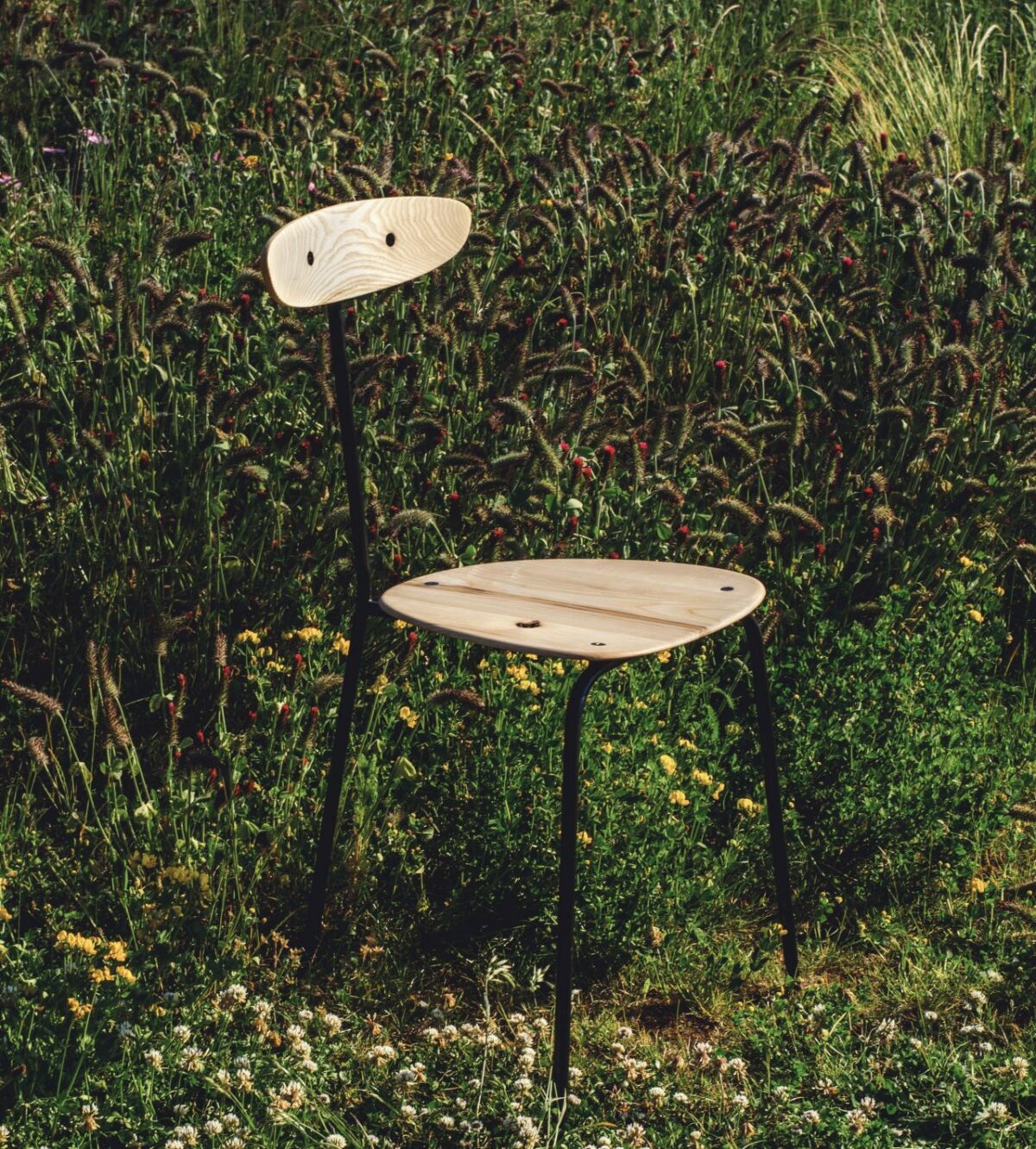 Daisee Chair is Three-Legged Sustainable Seat With Perfect Patina