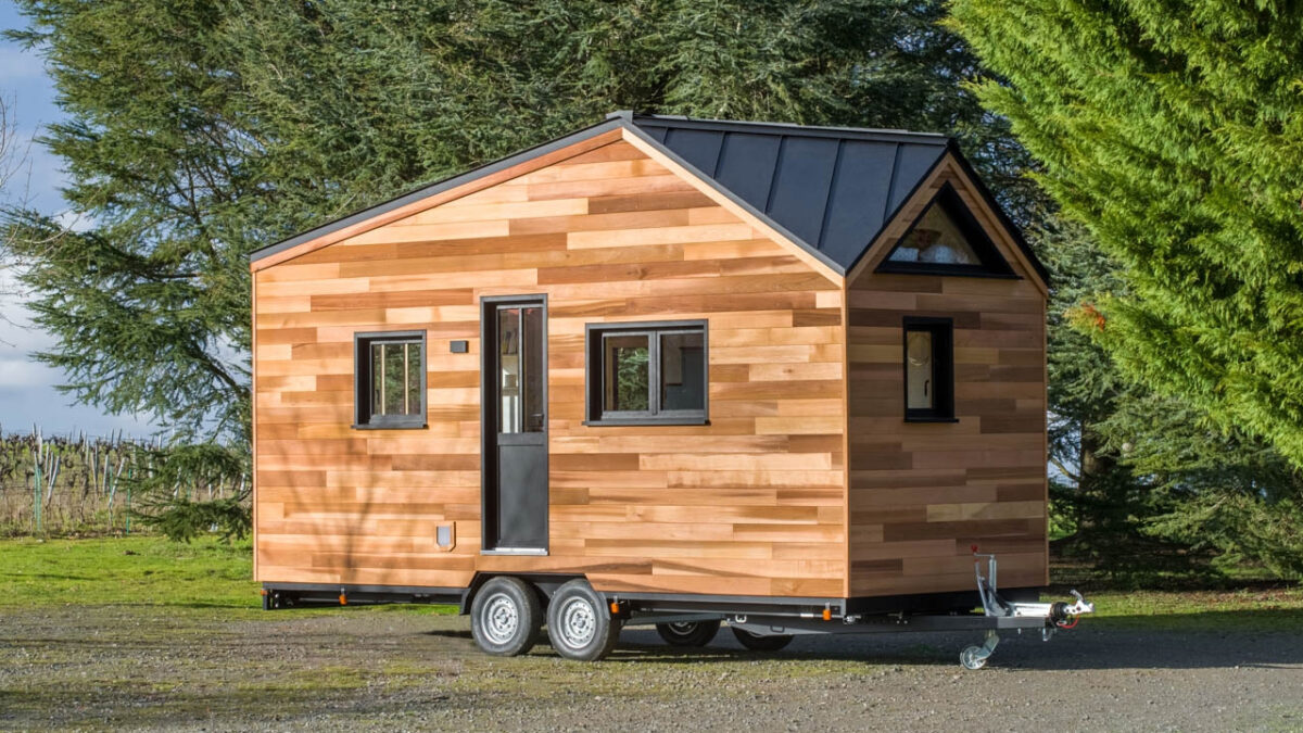 Tiny House Nottingham Boasts Cozy Interior with Massive Skylight