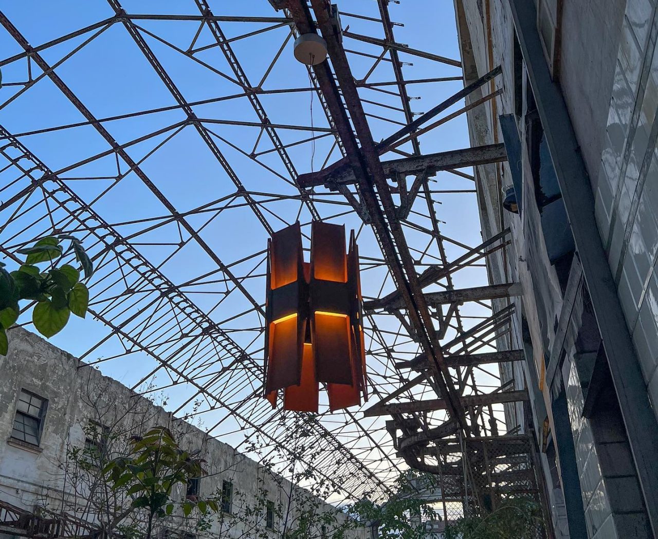 Vector Pendant Lamp Flaunts Rectilinear Pieces in Vertical Incline