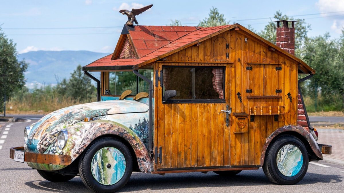 A 1970 Volkswagen Beetle is now Tiny House Called Holzhaus