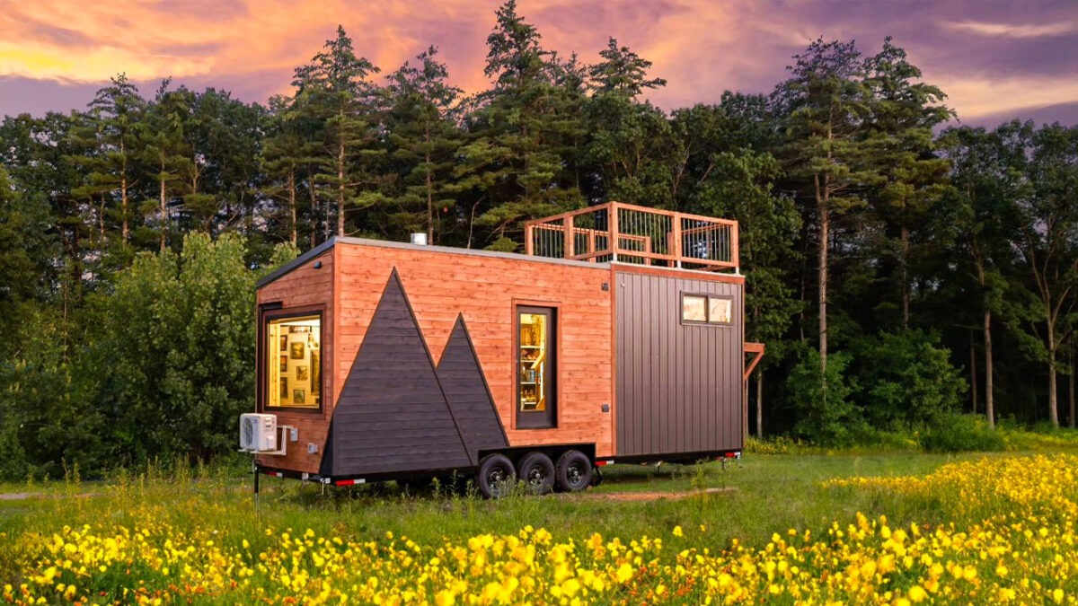 National Park Tiny House With Rooftop Deck is Adventurer's Dream