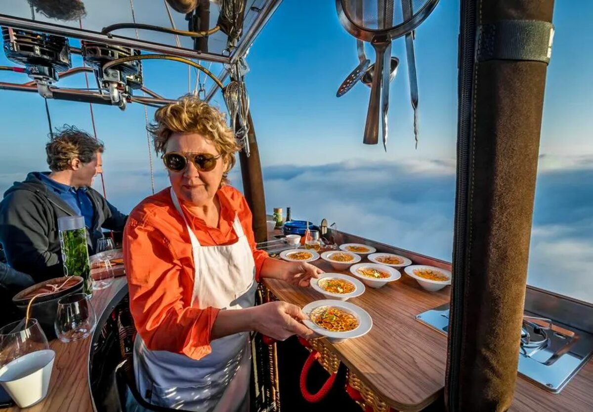 World’s First Hot Air Balloon Restaurant Lets You Dine in the Sky