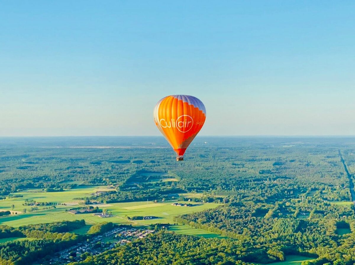 World’s First Hot Air Balloon Restaurant Lets You Dine in the Sky