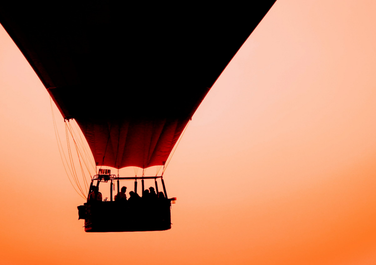 World’s First Hot Air Balloon Restaurant Lets You Dine in the Sky
