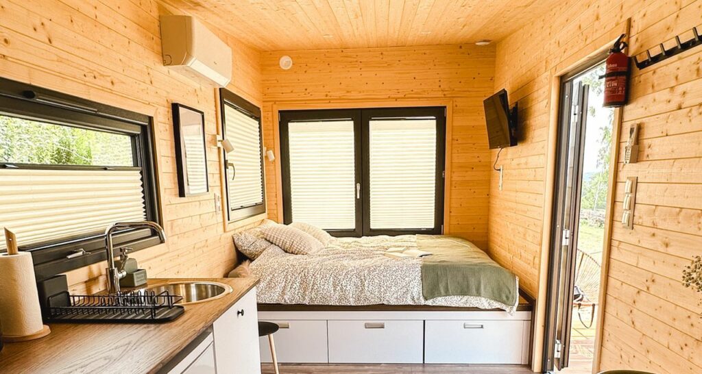 Vagabond Forest 300 Tiny House is Minimalist Abode Sans Limits