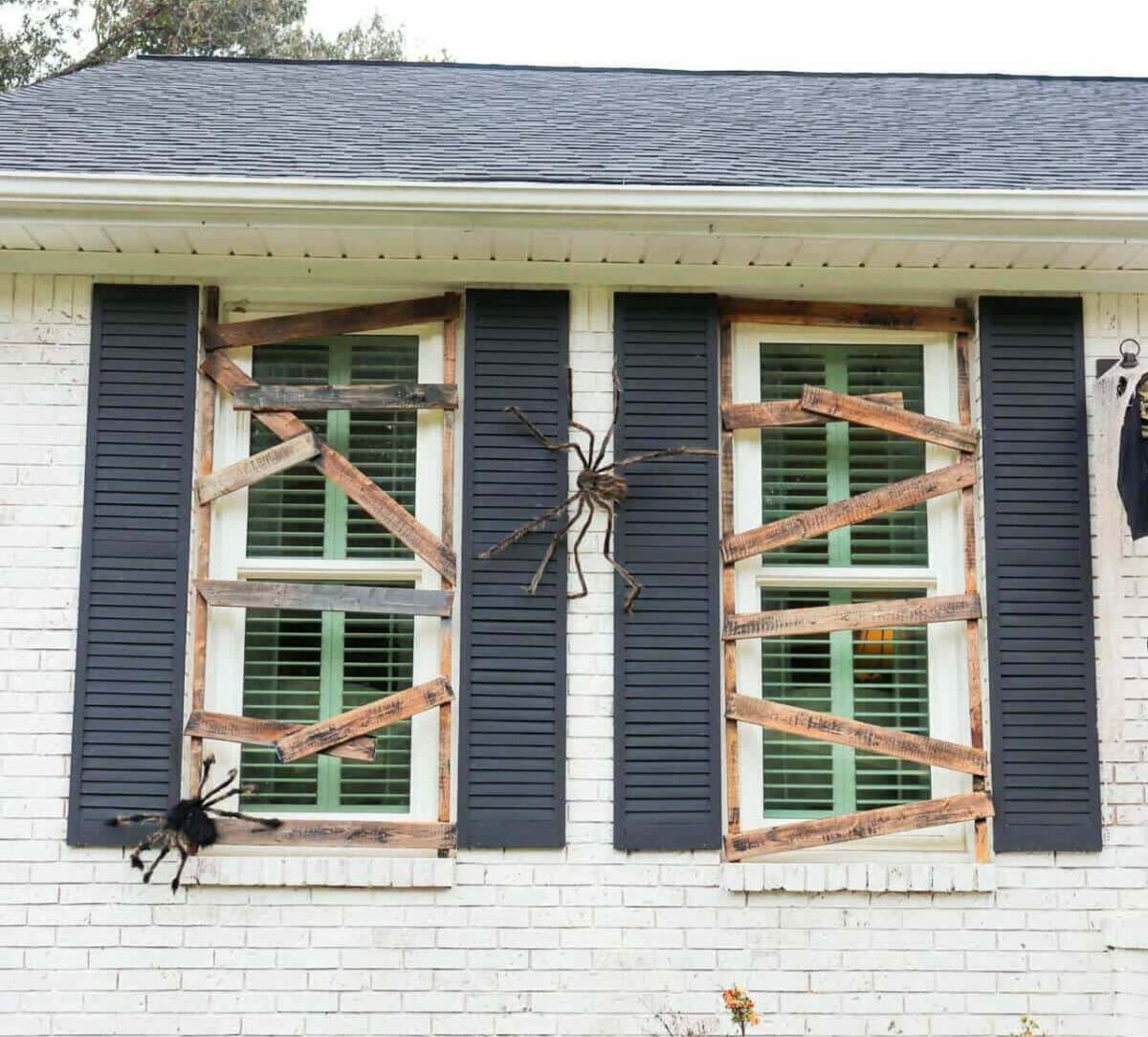 40+ Halloween Window Decoration Ideas for Spooky Season 2025