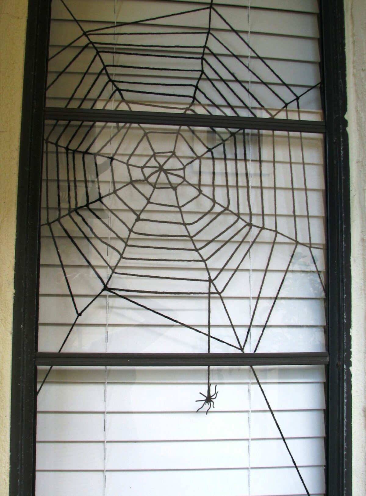 40+ Halloween Window Decoration Ideas for Spooky Season 2025