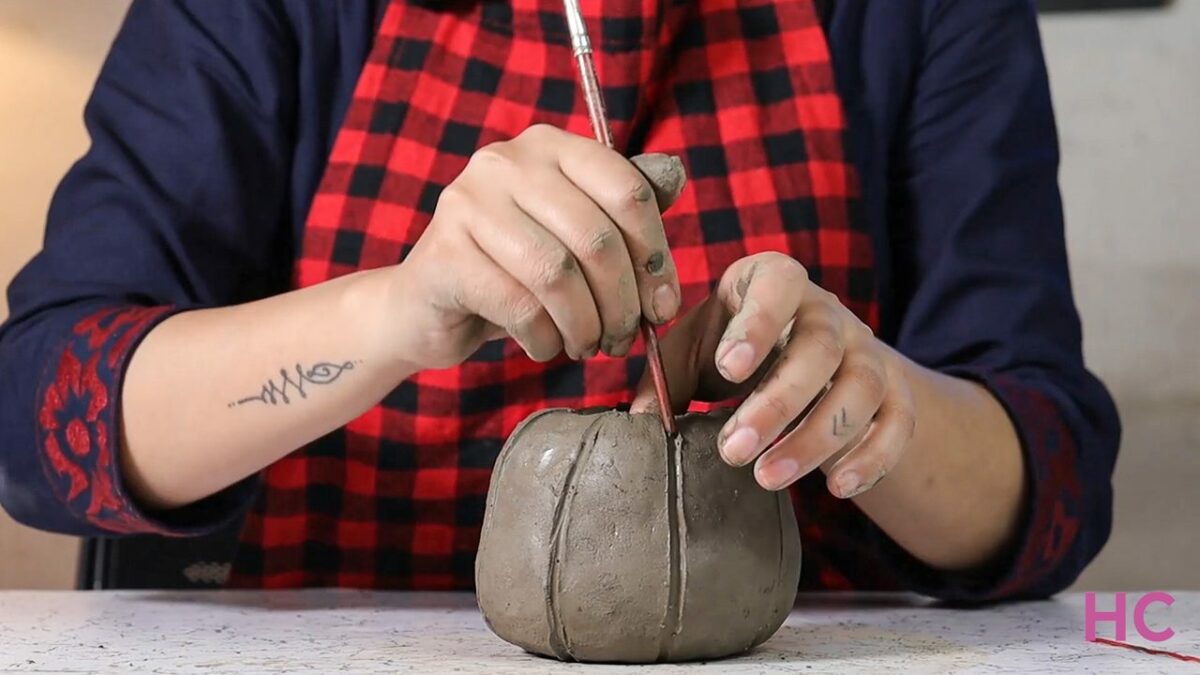 How to DIY Clay Jack-o’-lantern Candle Holder for Halloween