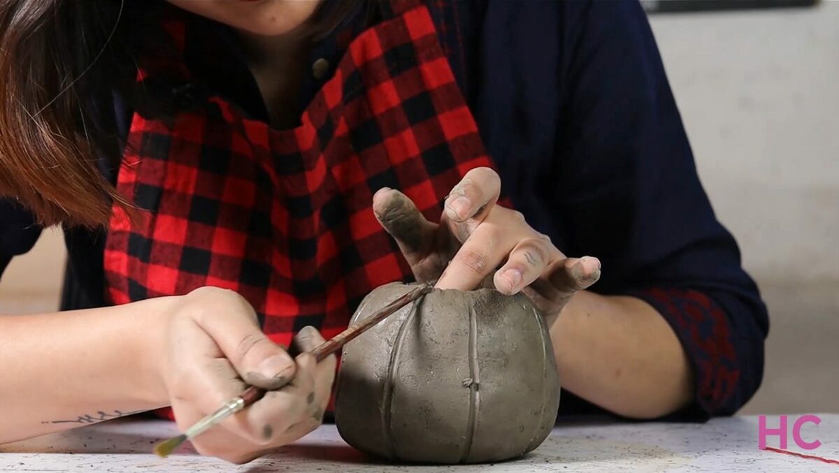 How to DIY Clay Jack-o’-lantern Candle Holder for Halloween