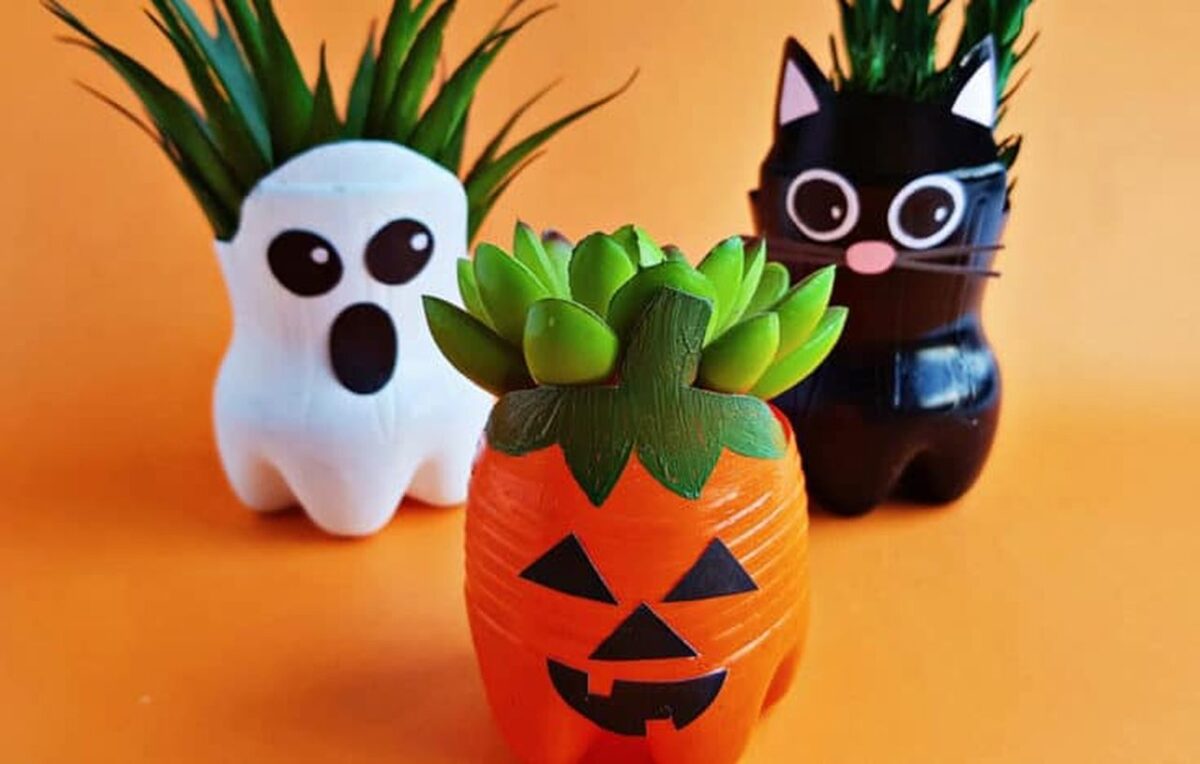 25+ Best Recycled Halloween Decorations and Crafts