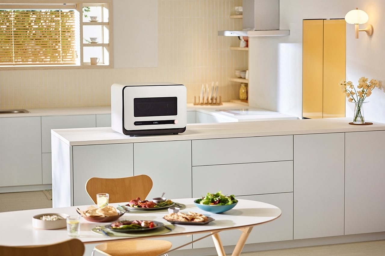 Samsung Bespoke Qooker to Prepare Four Holiday Dishes at Once