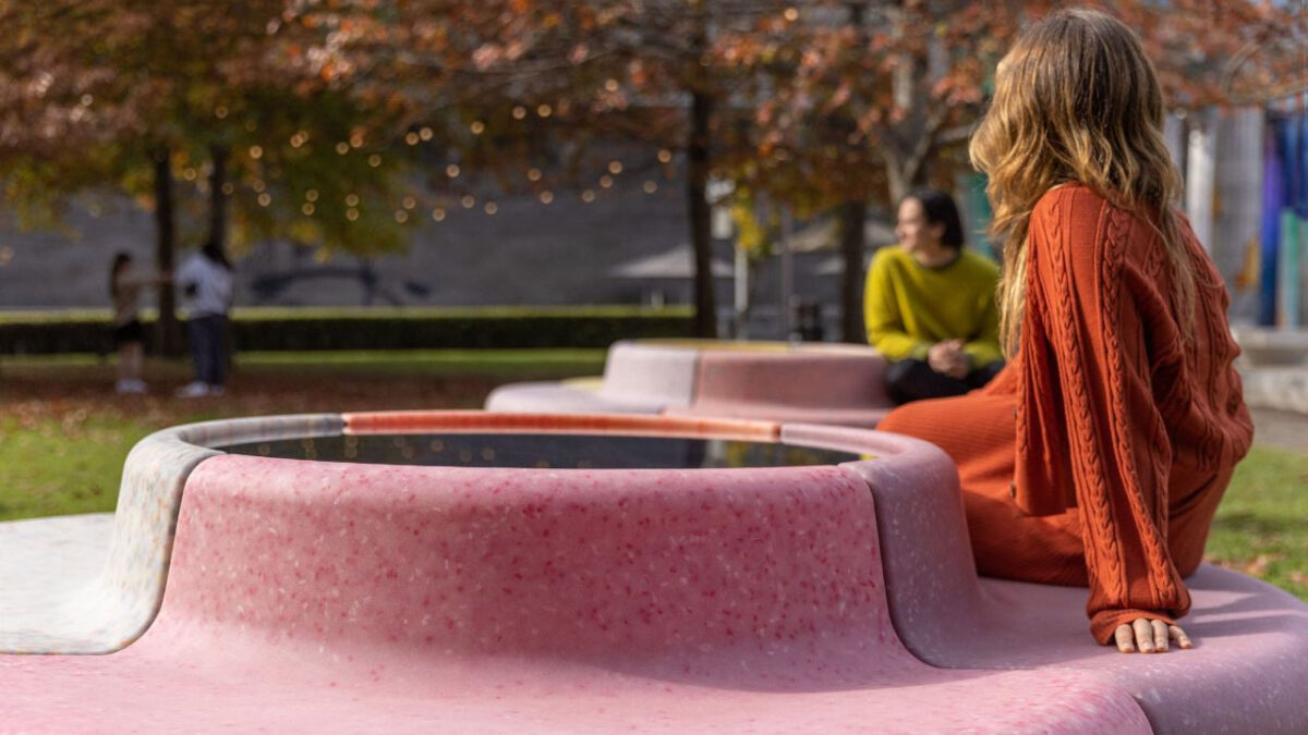 Interactive Solar-Powered Bench Spins to Cradle You in Park