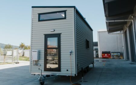 Tāwharau Tiny House Features Bunk Beds and a Cozy Hammock