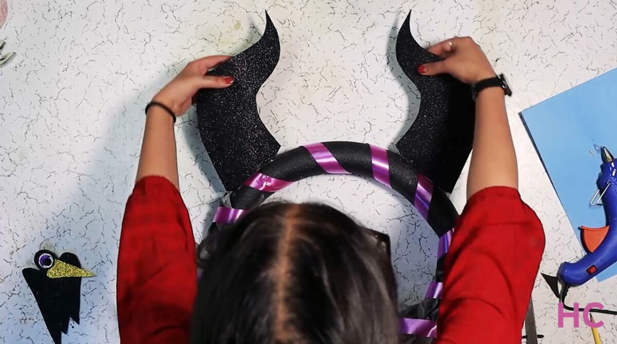 How to Make an Easy Maleficent Wreath for Halloween