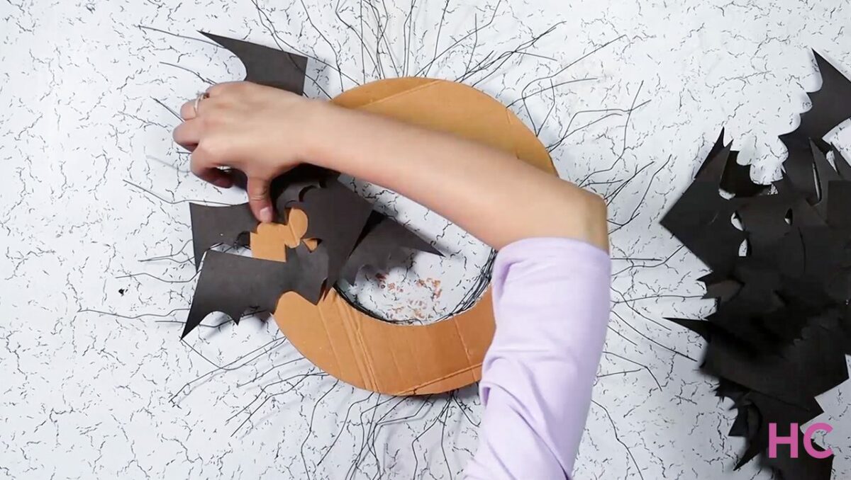 How to Make a Paper Bat Wreath for Halloween?