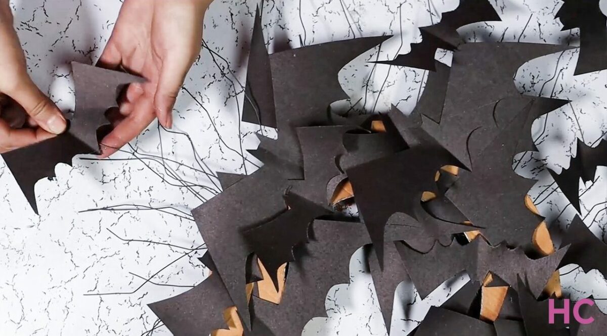 How to Make a Paper Bat Wreath for Halloween?